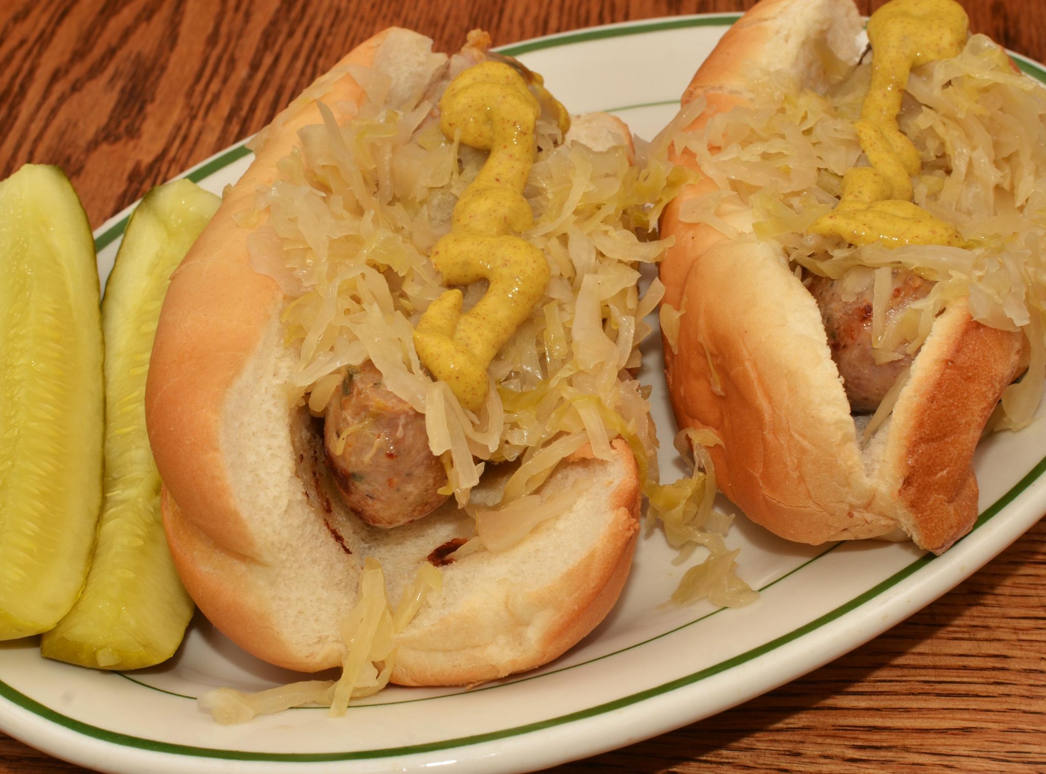 Dogs With Kraut & Apples - Recipes - Pickle Packers International